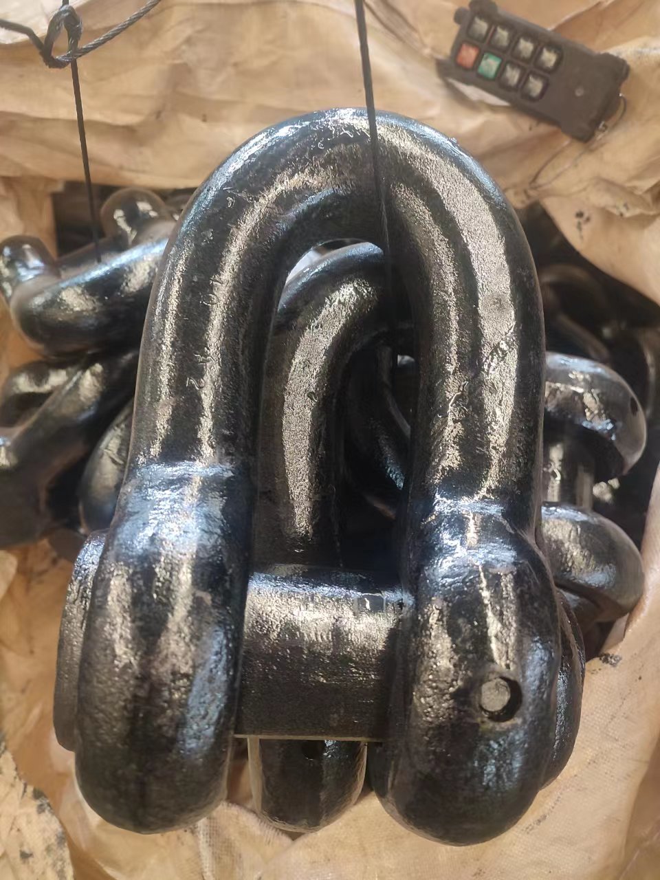 'D' Type Joining Shackles (Lugged)